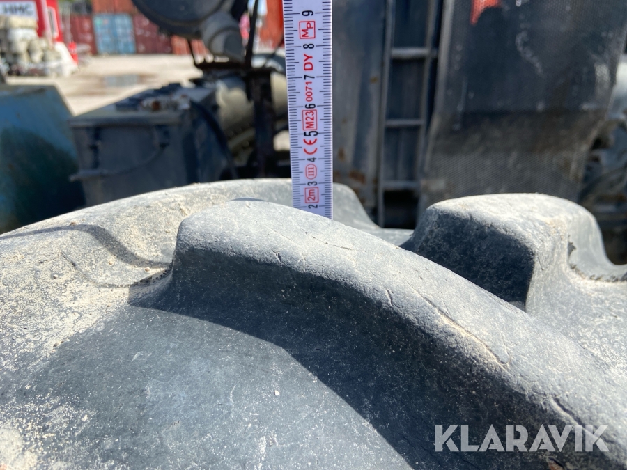 Traktor New Holland 4635, Glostrup, Klaravik auktioner