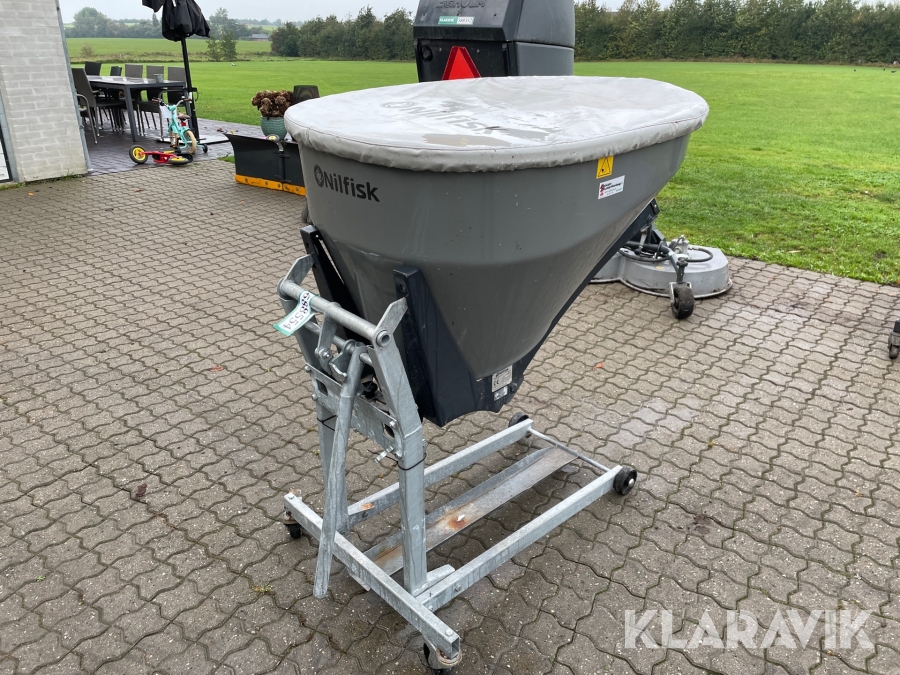 Saltspreder Egholm/Nilfisk 22SG, Lejre, Klaravik auktioner