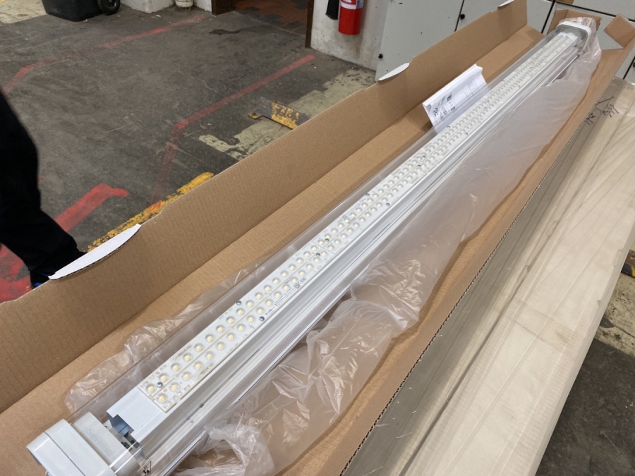 Klaravik Auktioner | Led armature