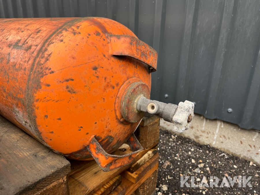 Gasflasker 2 stk store, Halsnæs, Klaravik auktioner