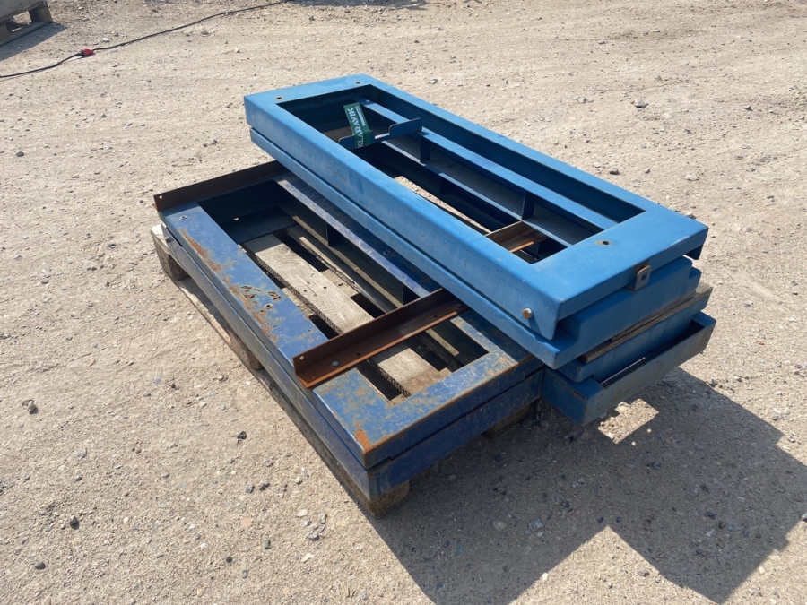 Klaravik Auktioner | Udtræksskinner.