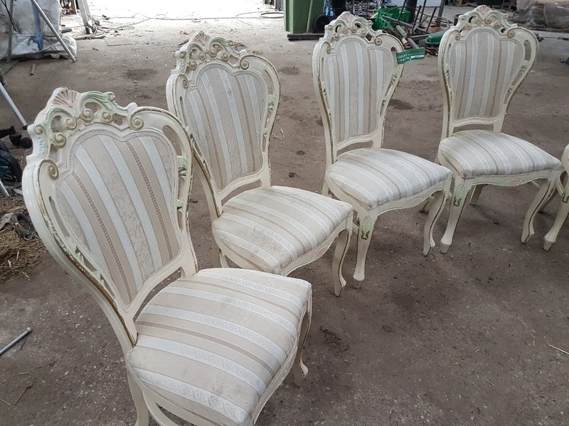 Klaravik Auktioner | 6 hvide stole