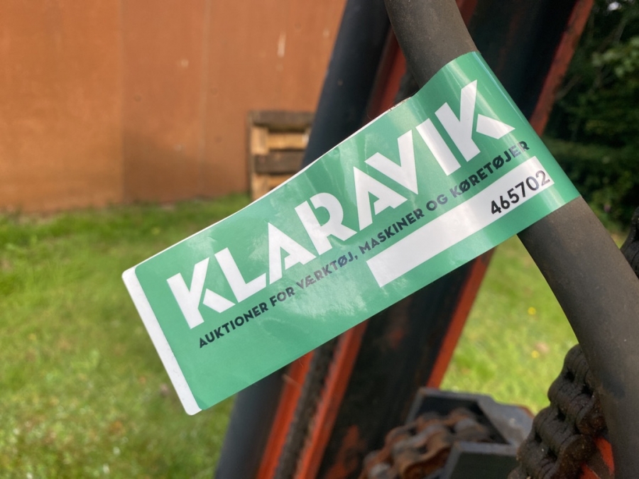 Klaravik Auktioner | Trucktårn med friløft