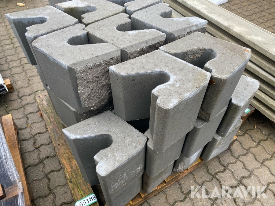 Betonsten, Skive, Klaravik auktioner