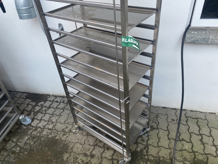 Klaravik Auktioner | Rustfri vogn med hjul