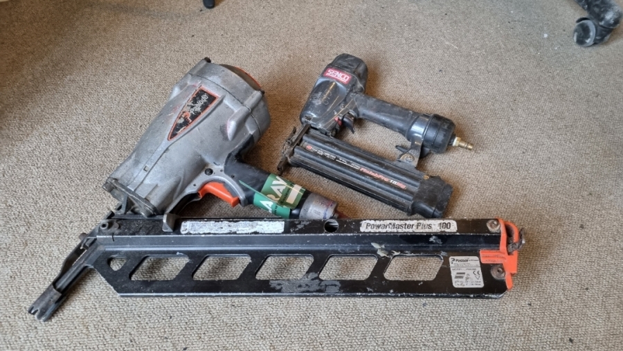 Klaravik Auktioner | Sømpistoler