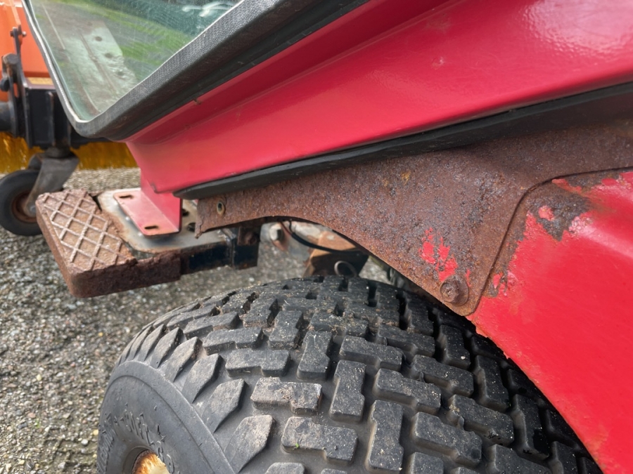 Redskabsbærer Shibaura CM284, Randers, Klaravik auktioner