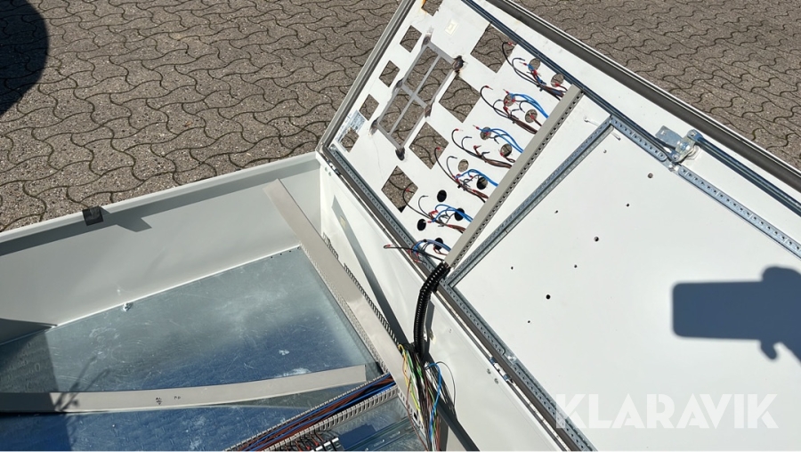 Eldon Med indhold, Furesø, Klaravik auktioner