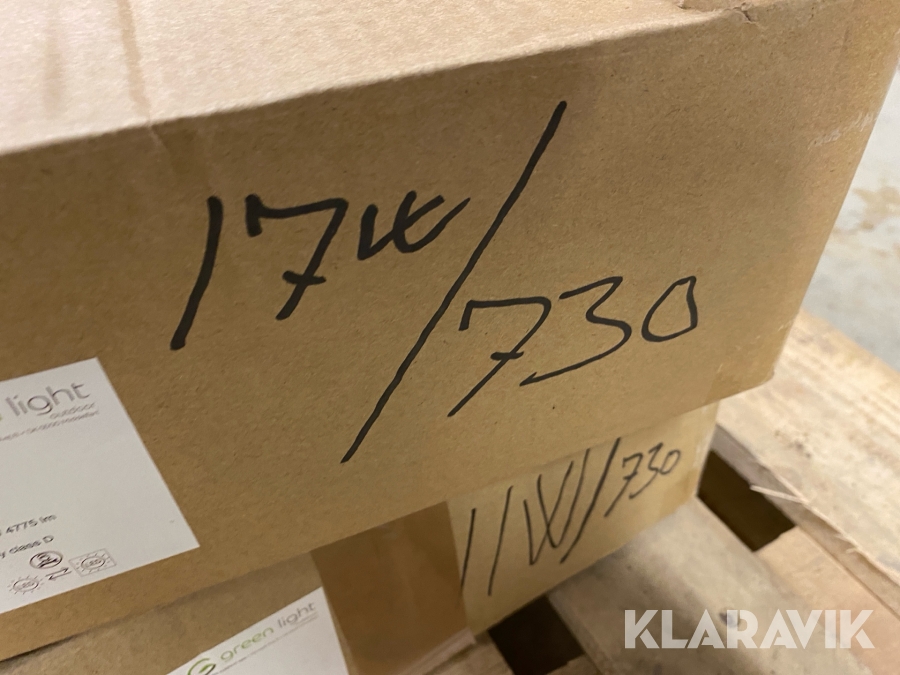 Lamper til gadebelysning og en lygtepæl. Green Light, Silkeb