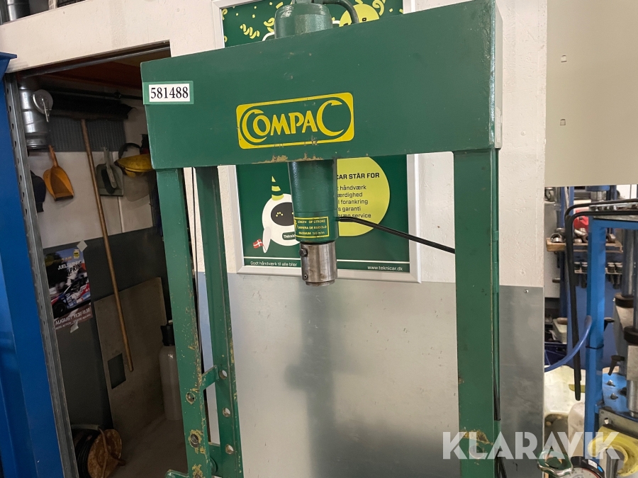 Presser Compac HP 25T, Vejle, Klaravik auktioner
