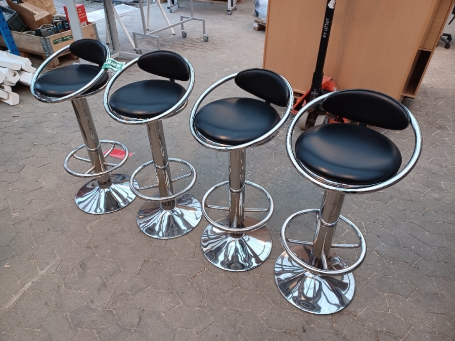 Klaravik Auktioner | Barstole