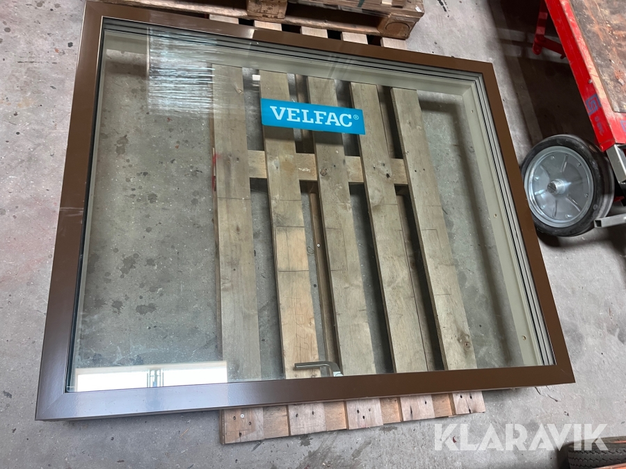 Vindue Velfac V200E, Odense, Klaravik auktioner