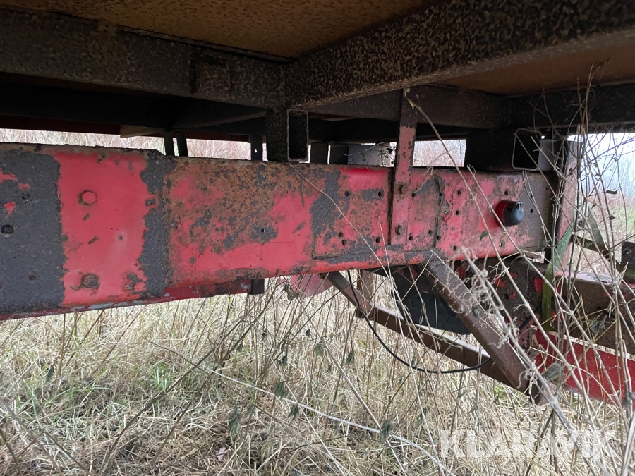 Traktorvogn med kran Højbjerg, Nyborg, Klaravik auktioner