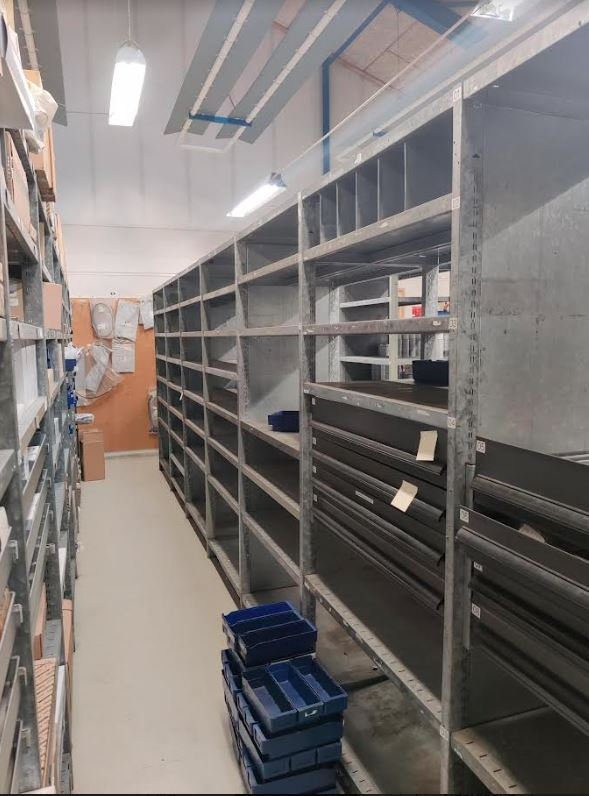 Klaravik Auktioner | lagerreoler