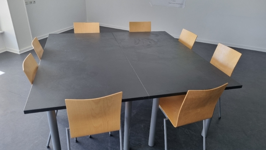 Klaravik Auktioner | Stabelbare stole