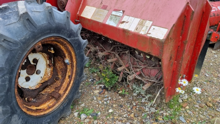 Klaravik Auktioner | Redskabsbærer