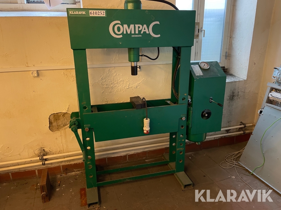 Presser Compac EP40-1 G3, Helsingør, Klaravik auktioner