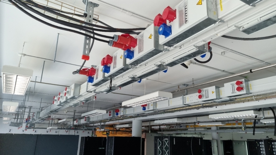 Skinne system med bokse