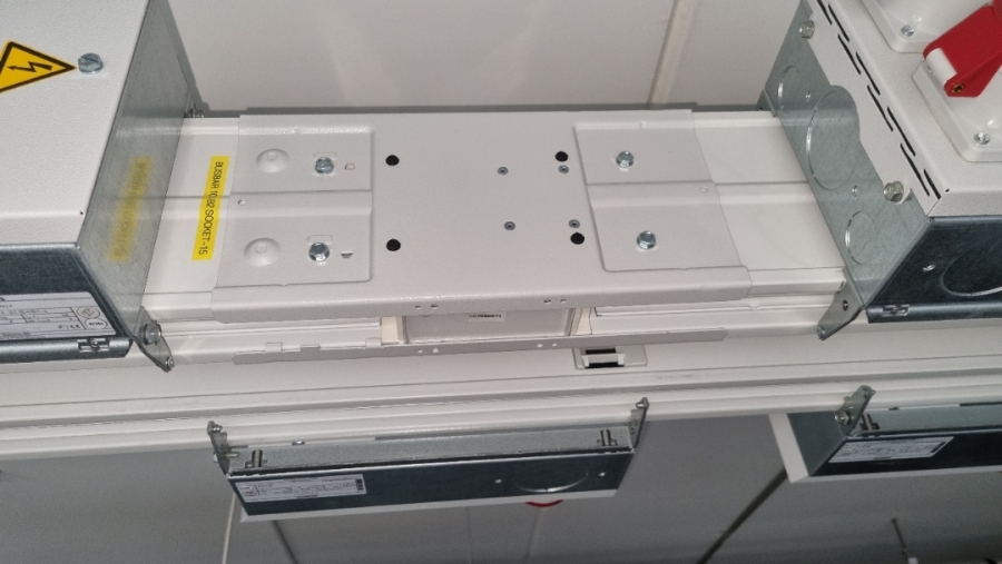 Skinne system med bokse