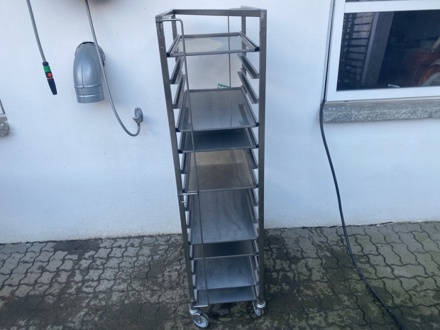 Klaravik Auktioner | Rustfri vogn med hjul