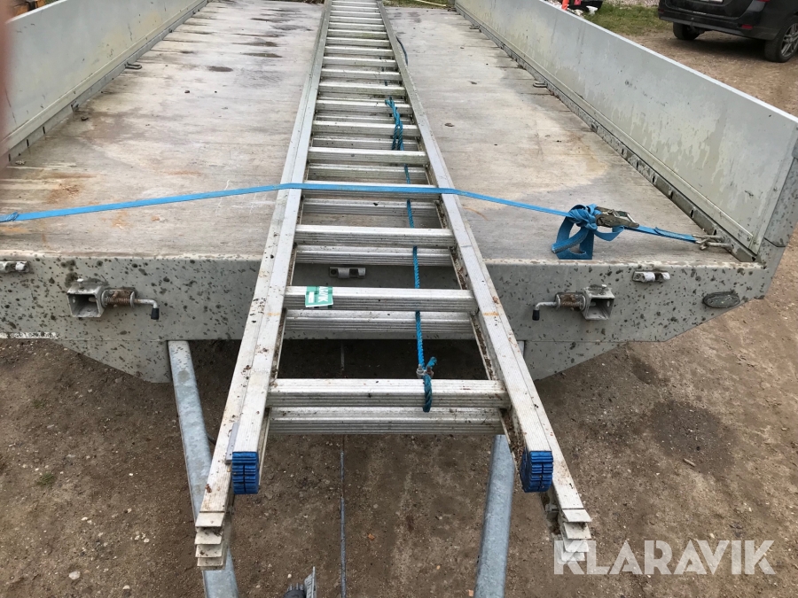 12m stige, Holbæk, Klaravik auktioner