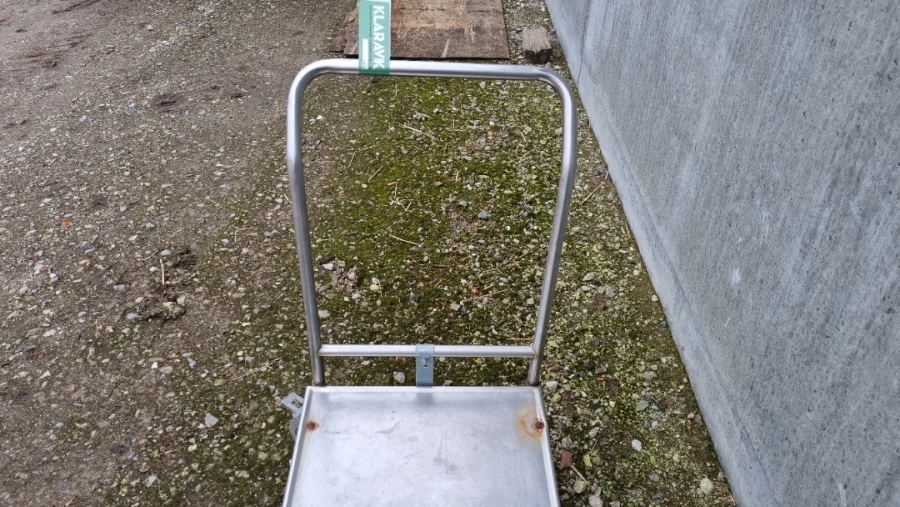 Klaravik Auktioner | Rustfri vogn