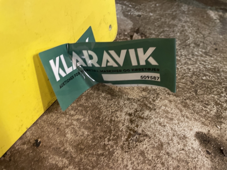 Klaravik Auktioner | Reklame Skilt