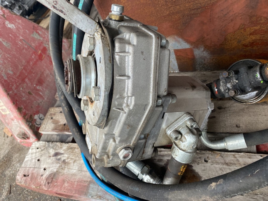 Klaravik Auktioner | Hydraulikstation med PTO-Pumpe