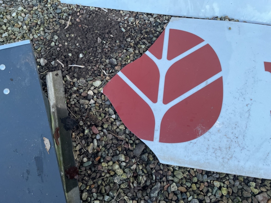 Klaravik Auktioner | Reklame Skilt