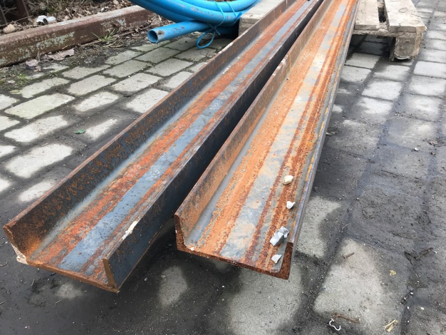 Klaravik Auktioner | U jern