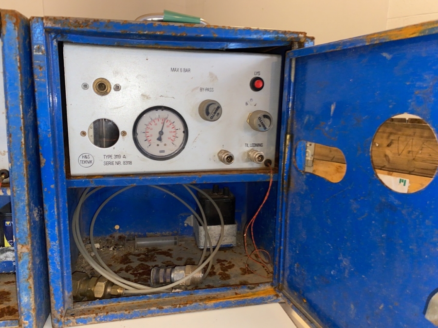 Klaravik Auktioner | Maskiner til trykprøvning