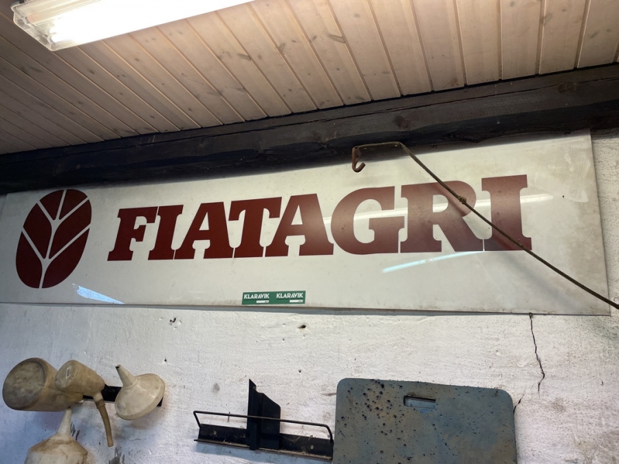 Klaravik Auktioner | Reklame Skilt