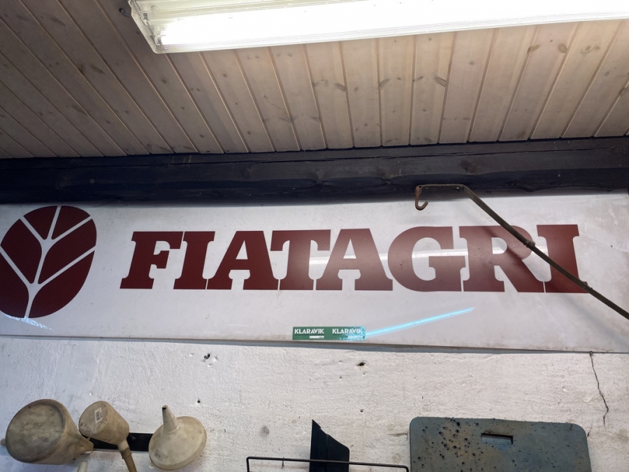 Klaravik Auktioner | Reklame Skilt