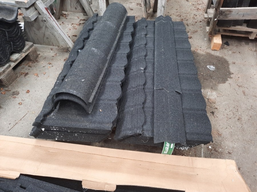 Klaravik Auktioner | Tagplader sort, passer lægter med B7