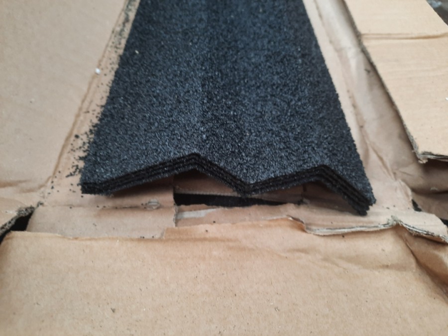 Klaravik Auktioner | Tagplader sort, passer lægter med B7