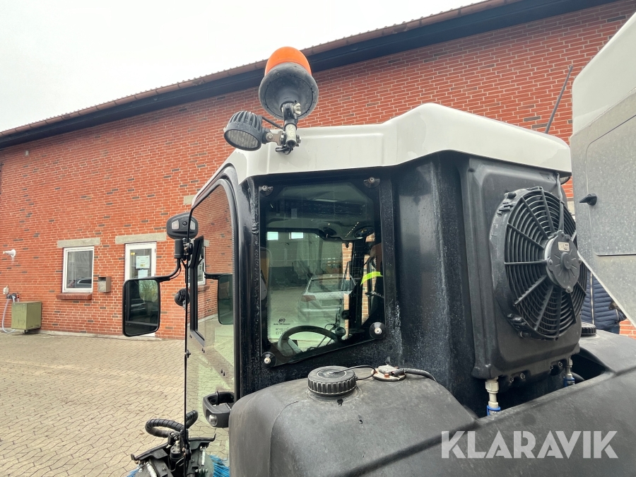 Feje/sugemaskine Multihog CV350, Tårnby, Klaravik auktioner