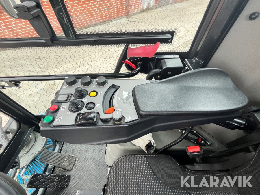 Feje/sugemaskine Multihog CV350, Tårnby, Klaravik auktioner