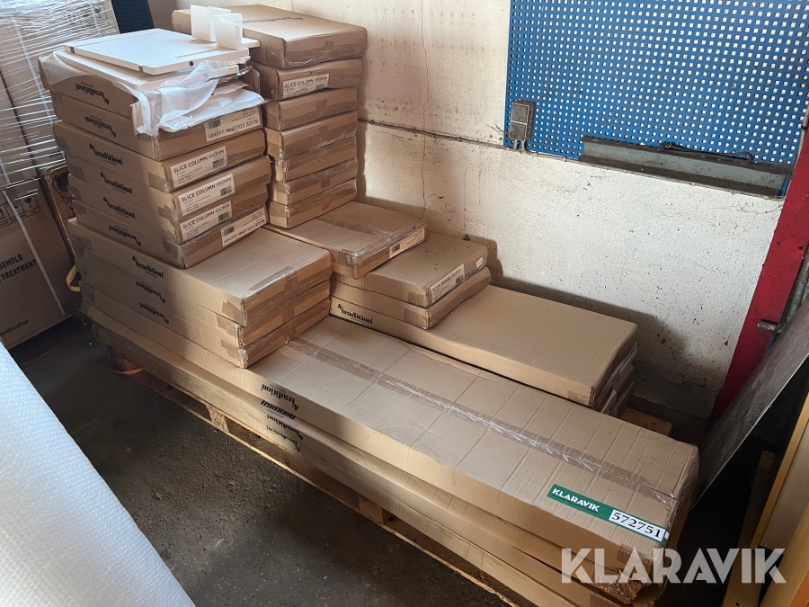 Reolsystem &Tradition Slice, Hillerød, Klaravik auktioner