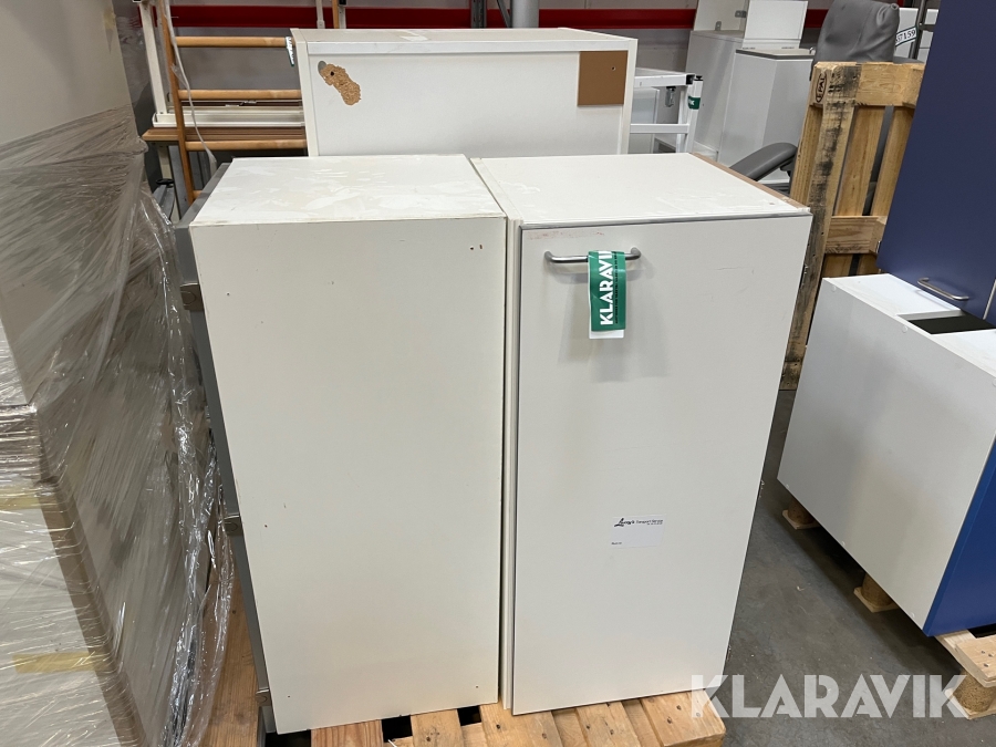 Skabe Byrum eller lignende, Ballerup, Klaravik auktioner