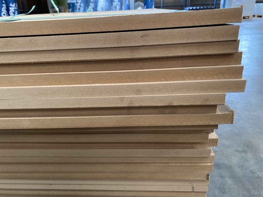 Klaravik Auktioner | MDF plader