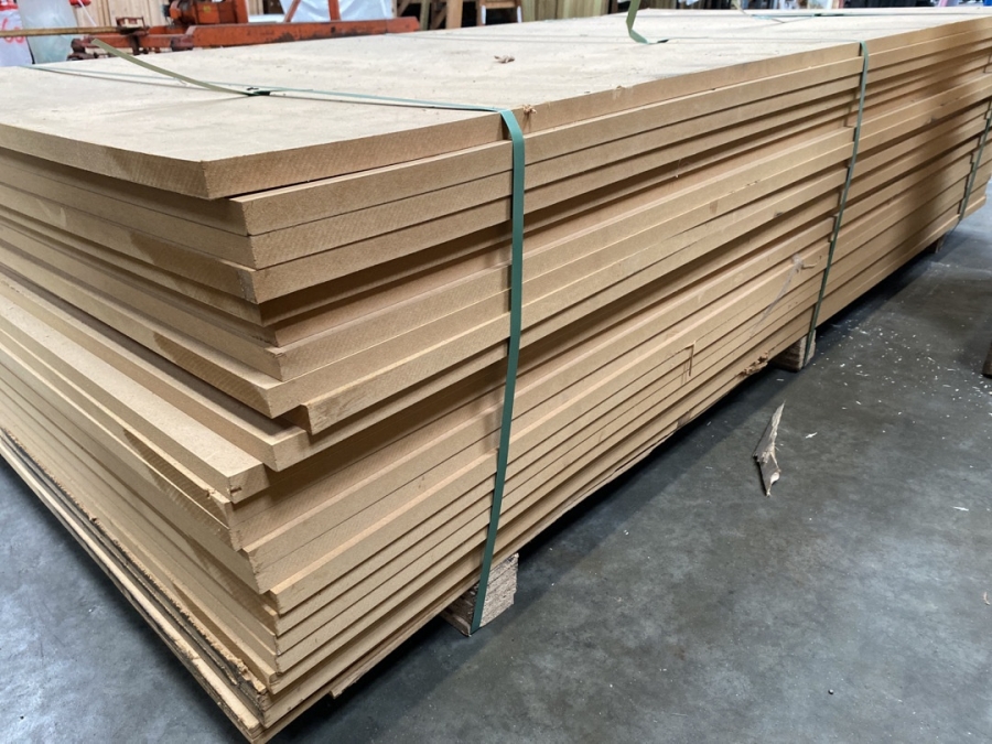 Klaravik Auktioner | MDF plader