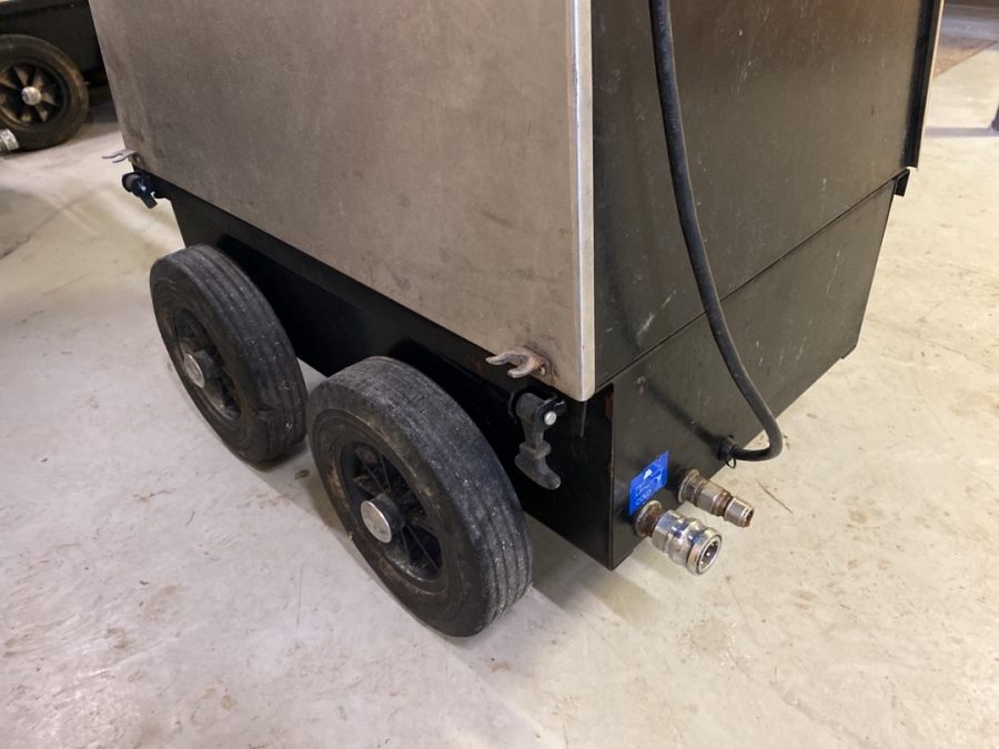 Klaravik Auktioner | Hot Box til højtryksrenser