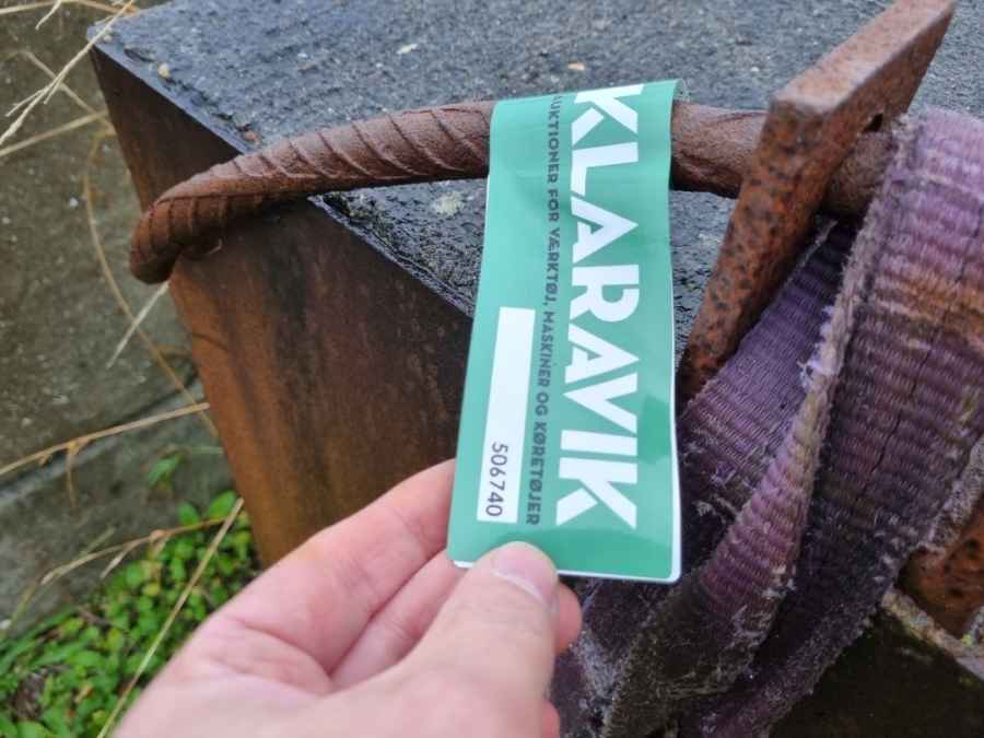 Klaravik Auktioner | Balastklods