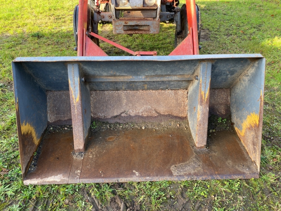 Traktor med frontlæsser