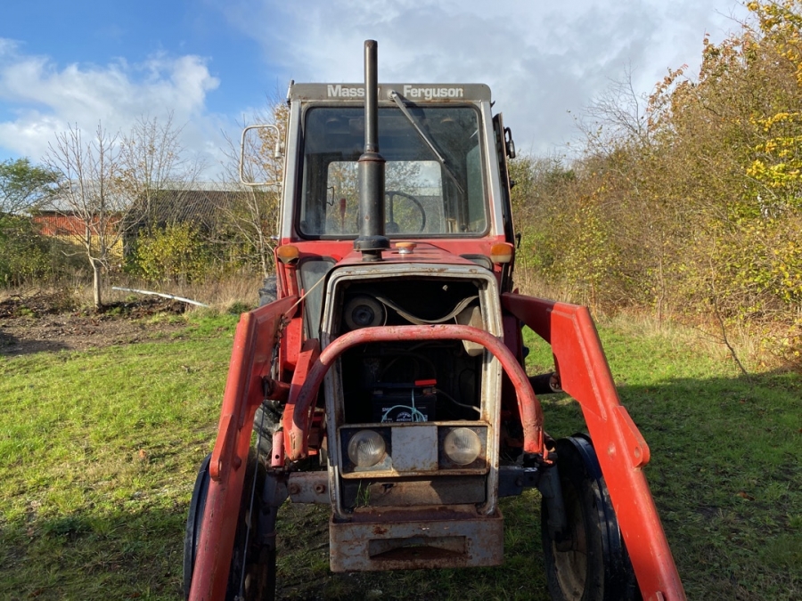 Traktor med frontlæsser