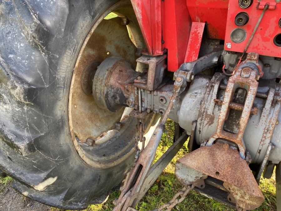 Traktor med frontlæsser