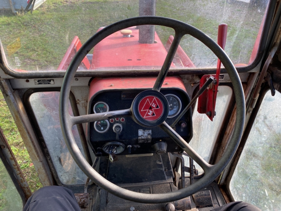 Traktor med frontlæsser