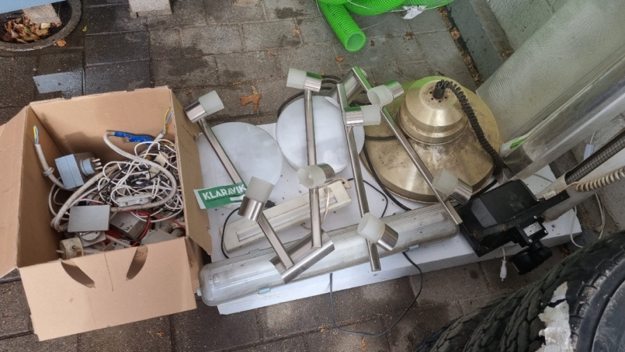 Klaravik Auktioner | Lys / lamper / el