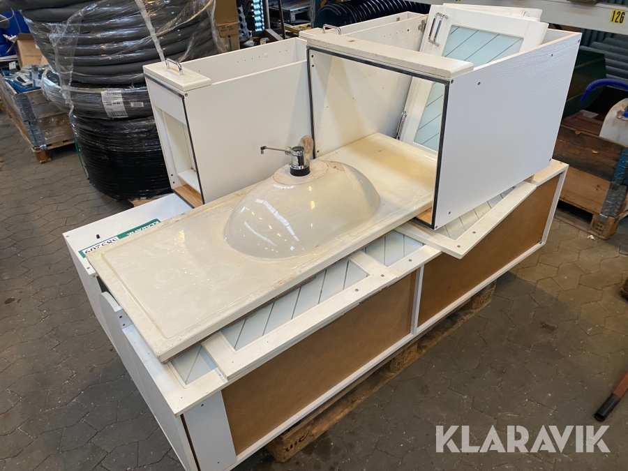 Toiletmøbel med vask, Ikast-Brande, Klaravik auktioner
