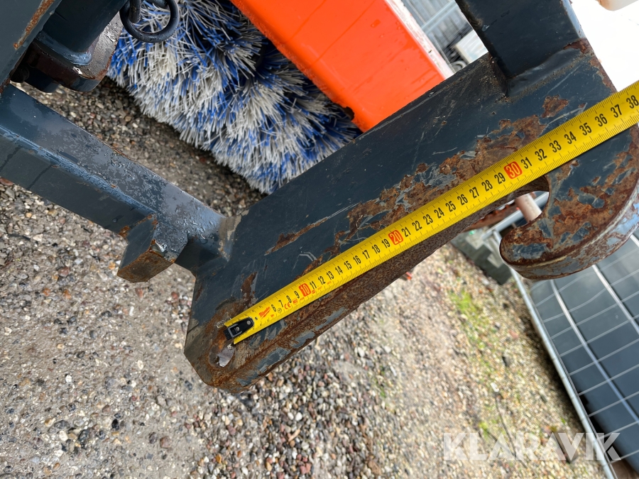 Kost med vand og opsamler Tuchel-sweep Profi 600, Holbæk, Kl